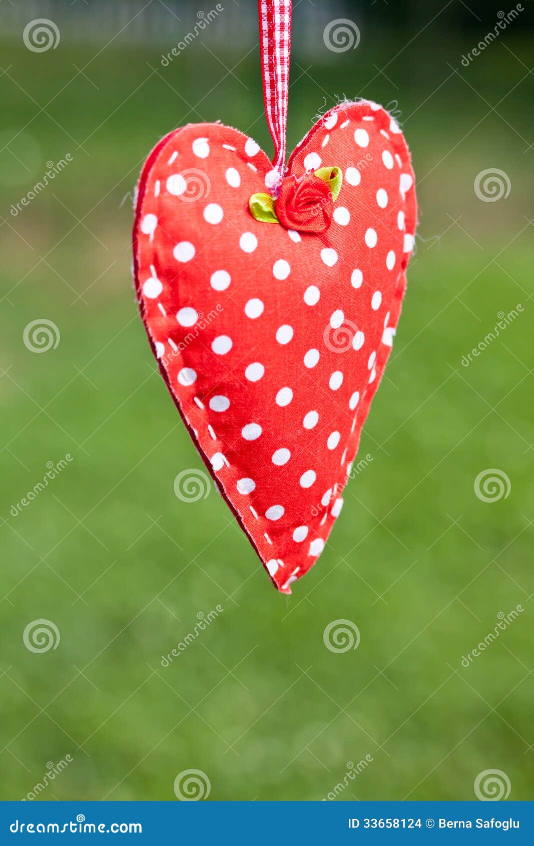 Hanging cloth heart stock photo. Image of vintage, crafts - 33658124