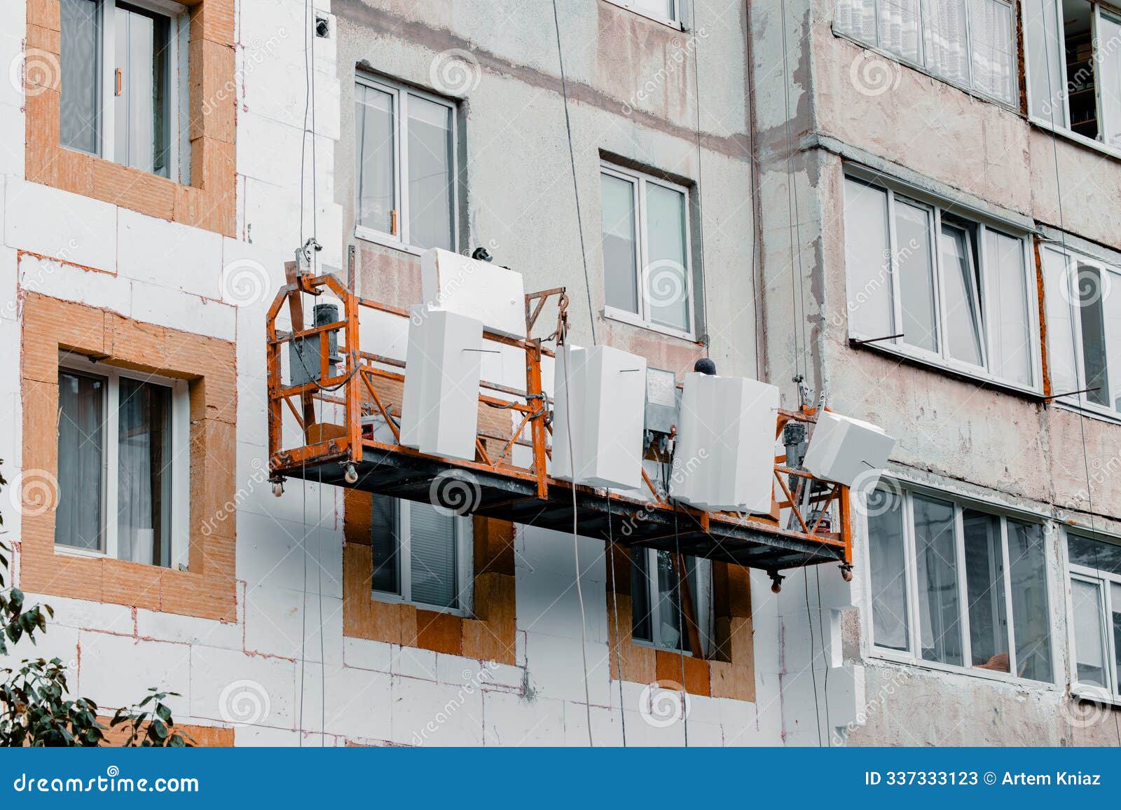 Hanging Platform Stage External Warming House Working Process Grunge ...