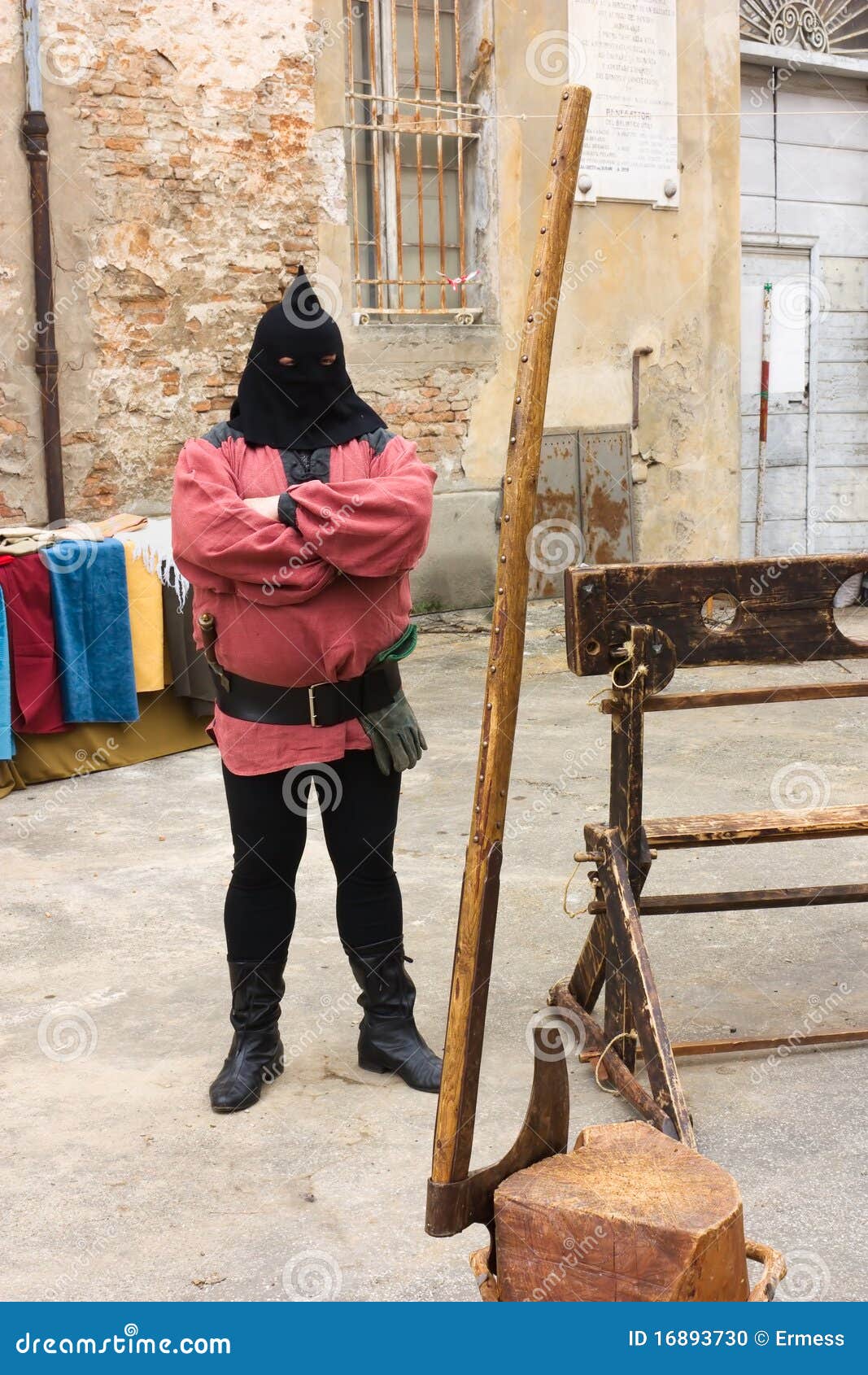 Hangman editorial image. Image of cowl, black, executioner - 16893730