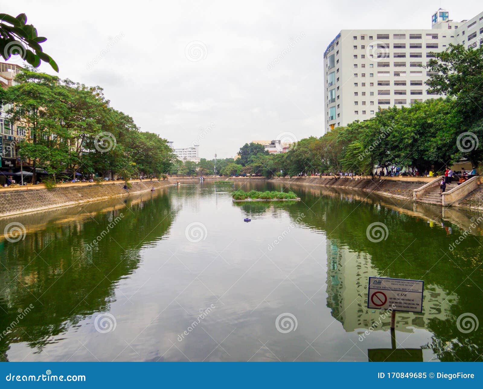 Lang Lake, Hanoi, Vietnam editorial image. Image of landmark - 170849685