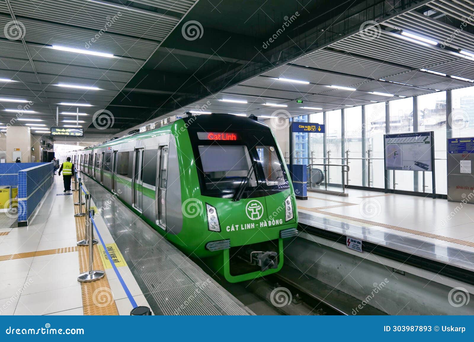 Hanoi, Vietnam - 01.15 editorial stock photo. Image of train - 303987893