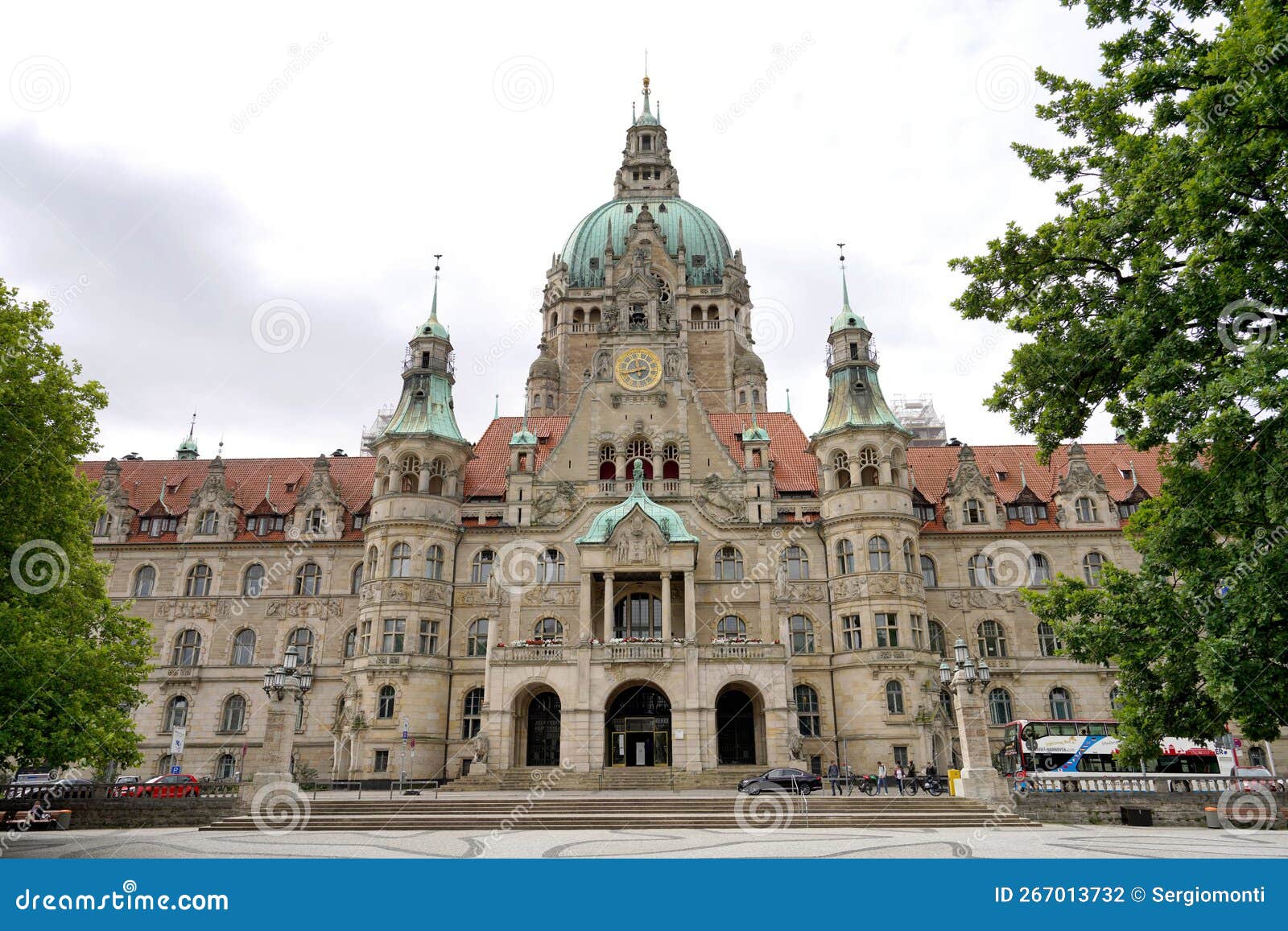 HANOVER, GERMANY - JULY 8, 2022: New City Hall, Hanover, Germany ...
