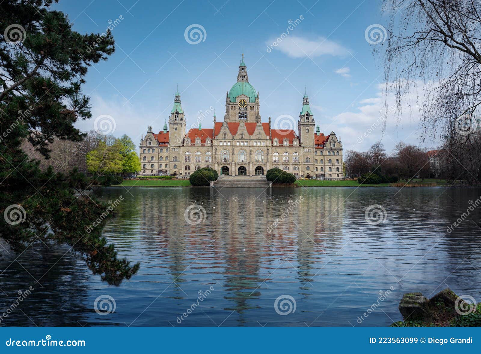 Hanover New Town Hall and Lake - Hanover, Germany Stock Image - Image ...