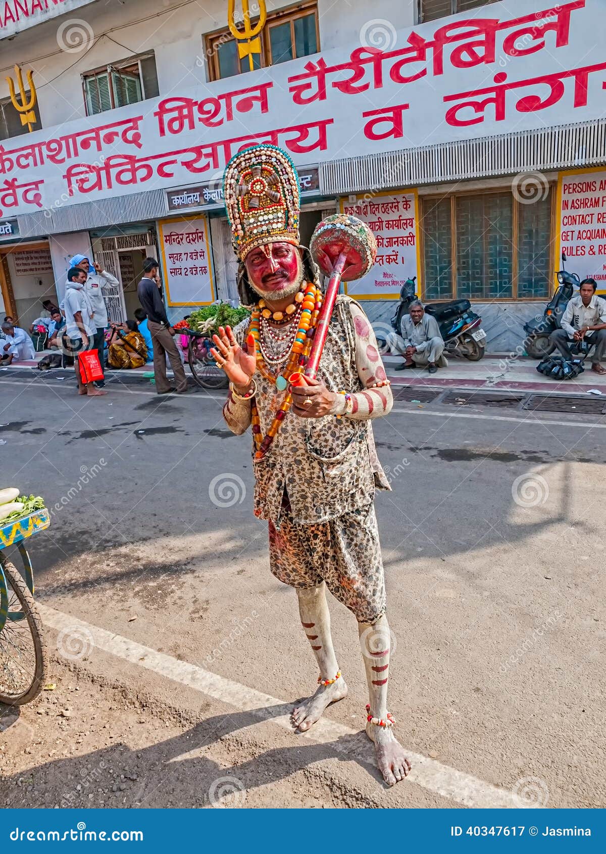 Hanuman en Rishikesh fotografía editorial. Imagen de santo - 40347617