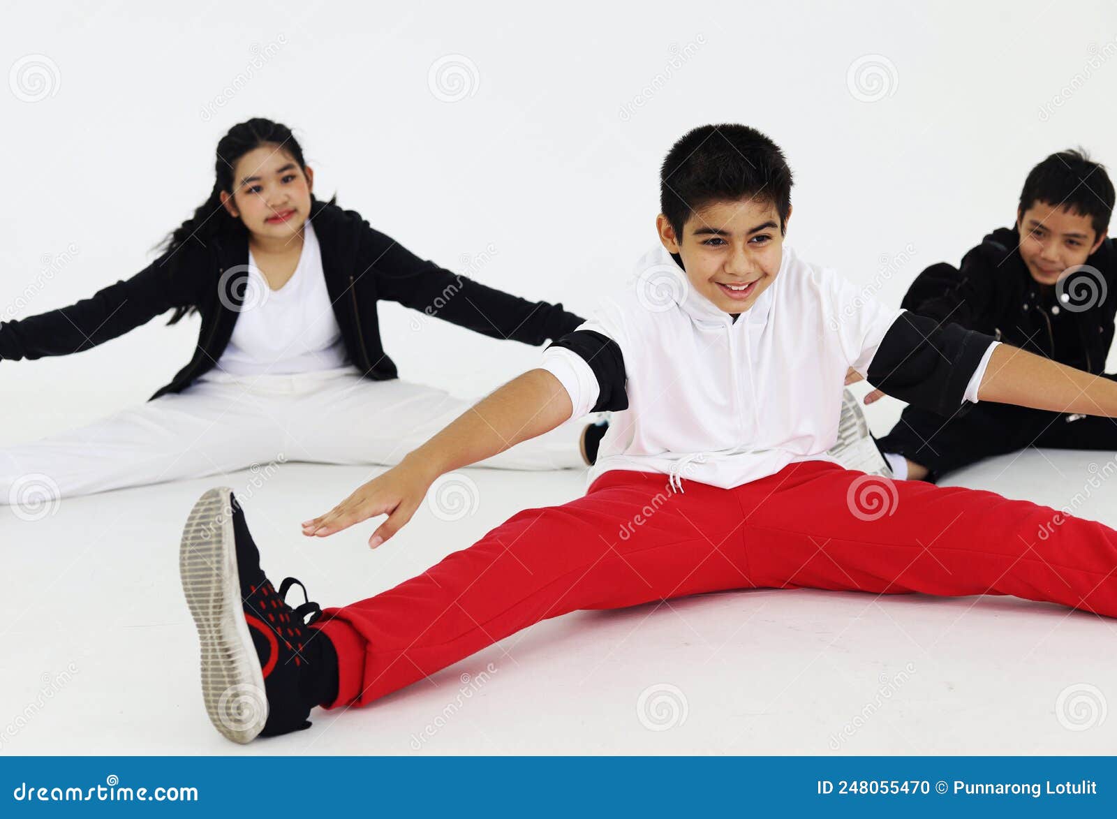 Asia Child Learning To Dance in Classroom for Summer Weekend. Stock ...