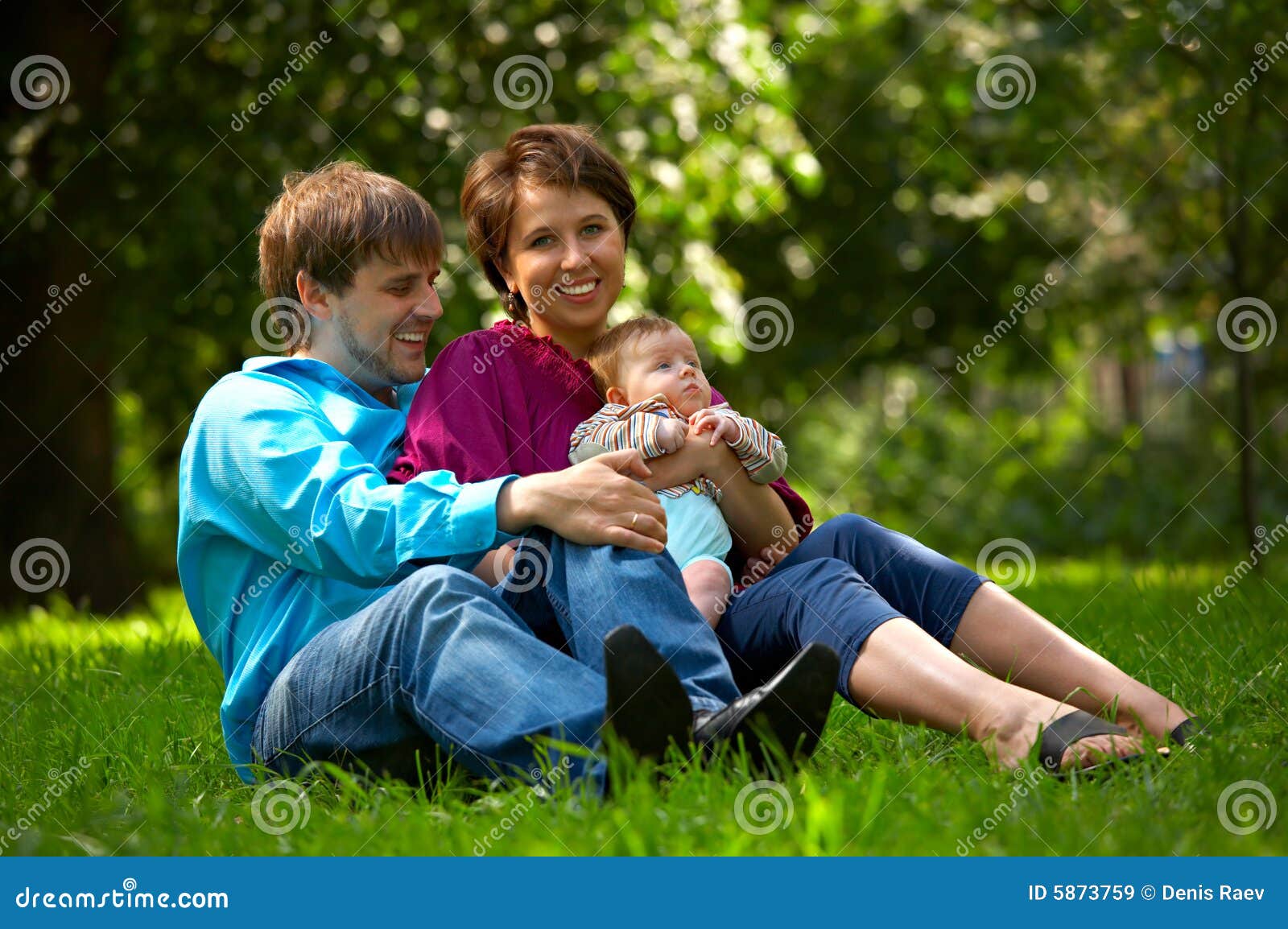 Happiness family stock image. Image of green, child, male - 5873759