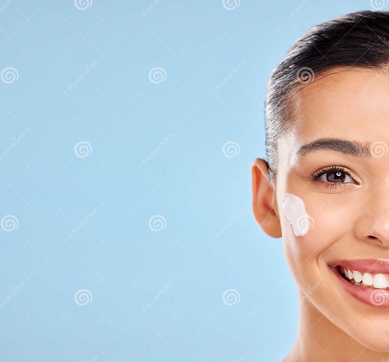 Happiness is a Habit, so is Your Skincare. Studio Portrait of an ... Happiness is a Habit, so is Your Skincare. Studio Portrait of an ...