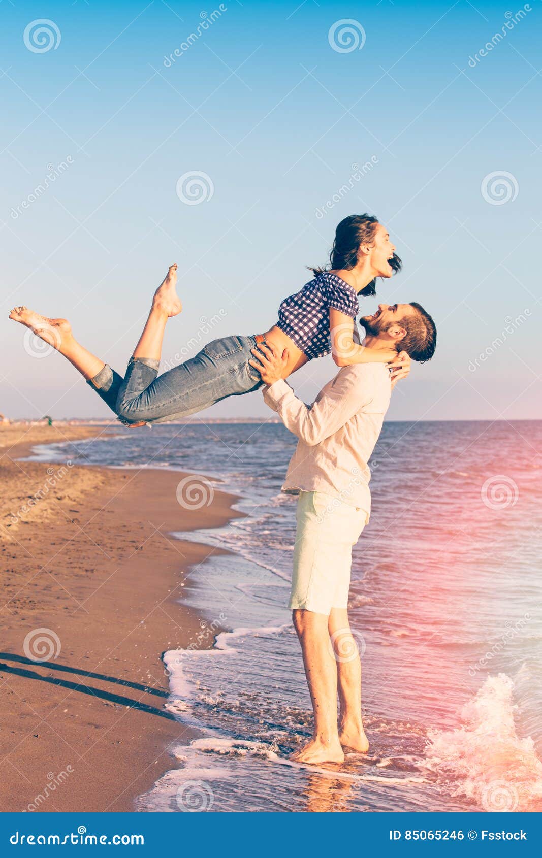 Happiness and Romantic Scene of Love Couples Partners on the Beach ...