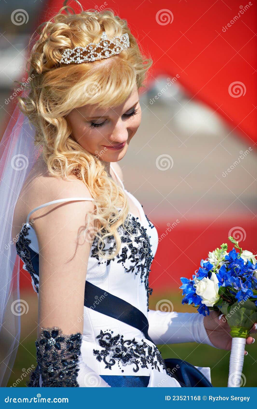 Happy bride with bouquet stock photo. Image of summer - 23521168