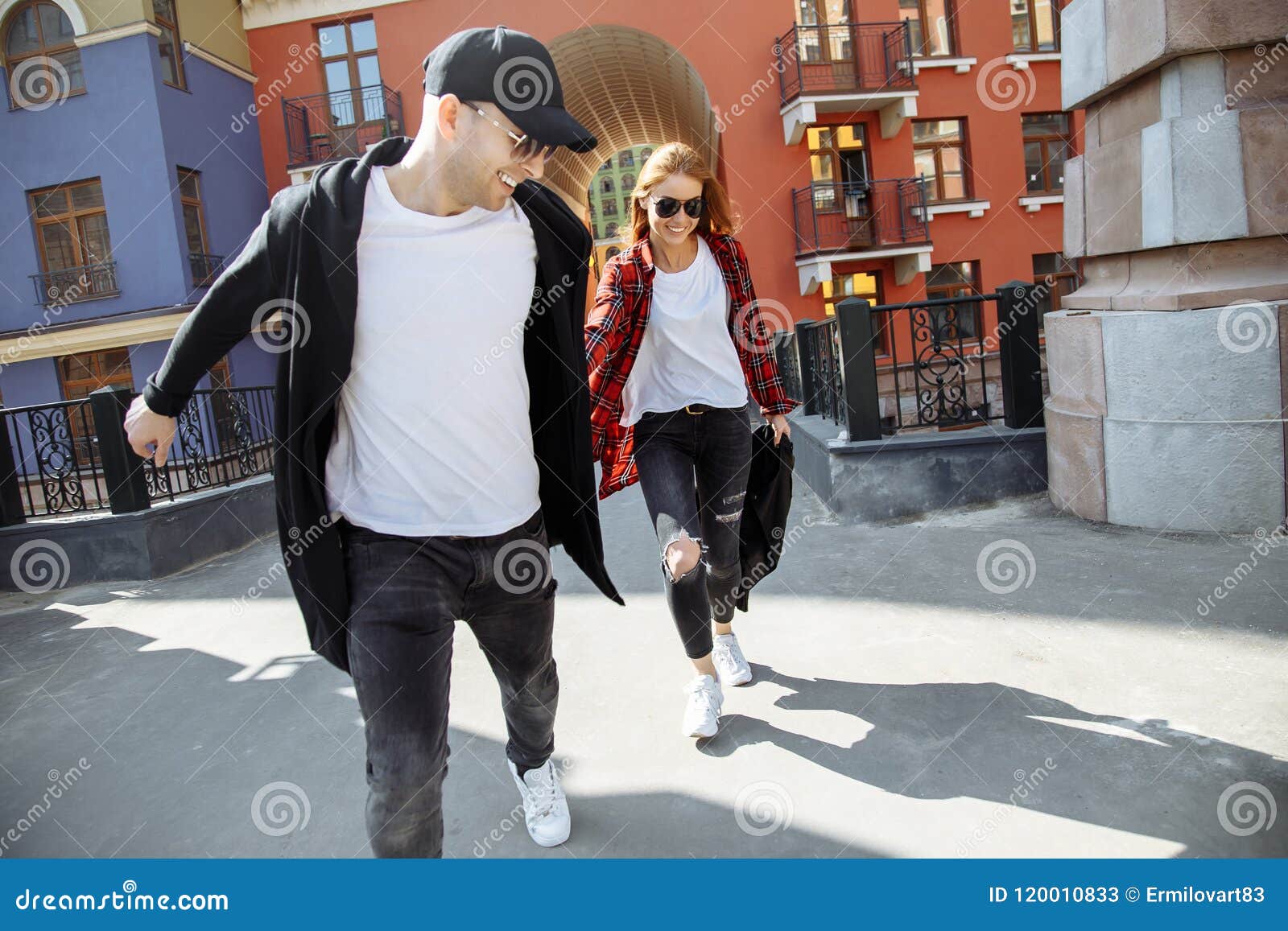 Happy Couple Have Fun In The City Stock Image Image Of Beautiful