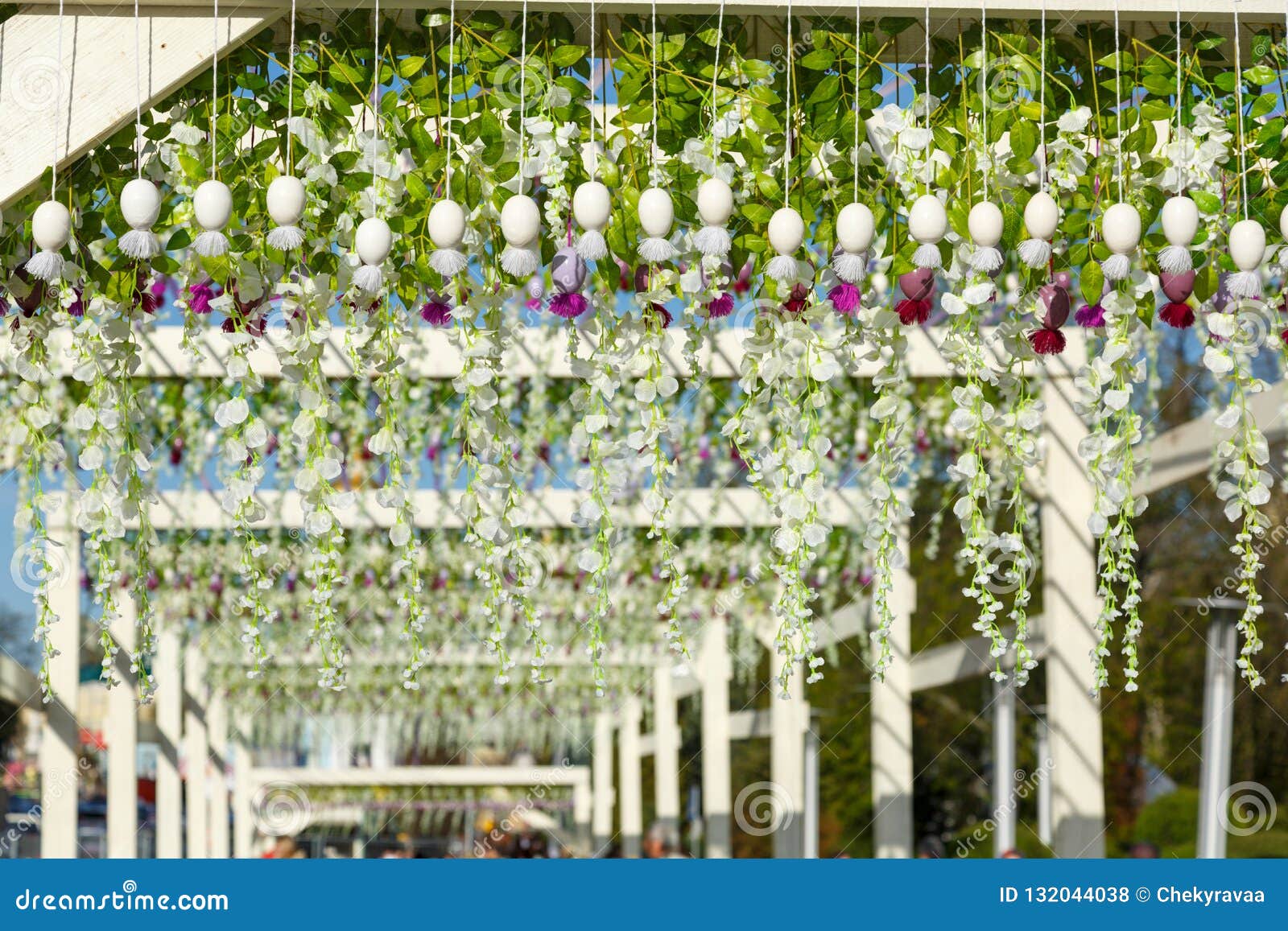 Happy Easter! Bright, Beautiful Violet Eggs Decorations for Easter in ...