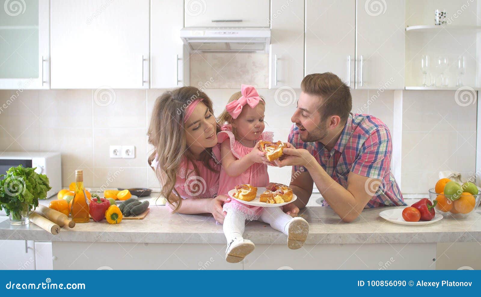 Happy Family Eating Cake in the Kitchen Stock Photo - Image of healthy ...