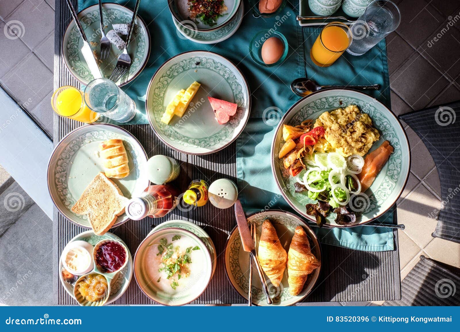 Happy Family Having Breakfast Stock Photo - Image of juice, culture ...