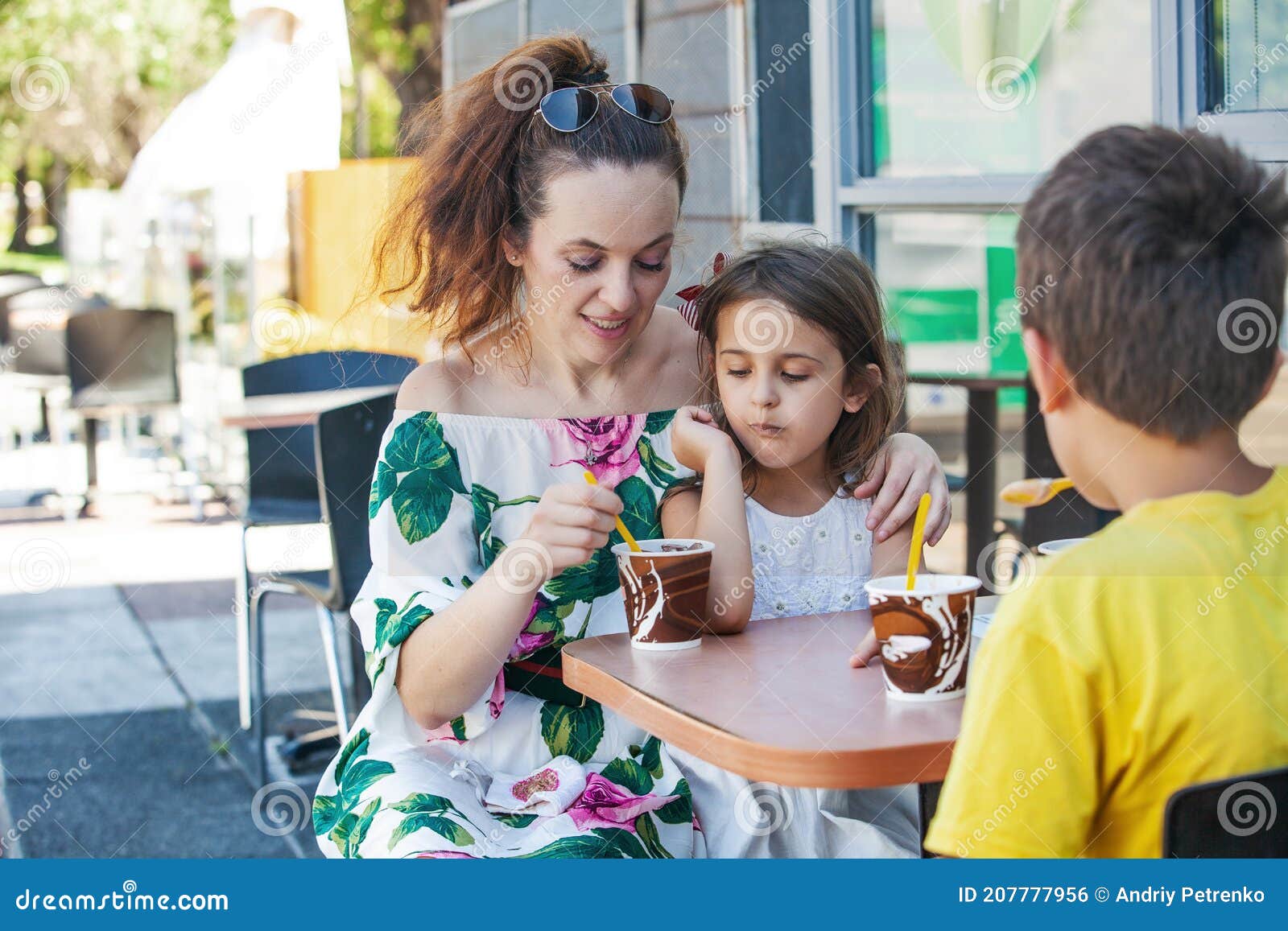 Happy Family at Ice Cream Cafe Stock Photo - Image of outdoors, happy ...