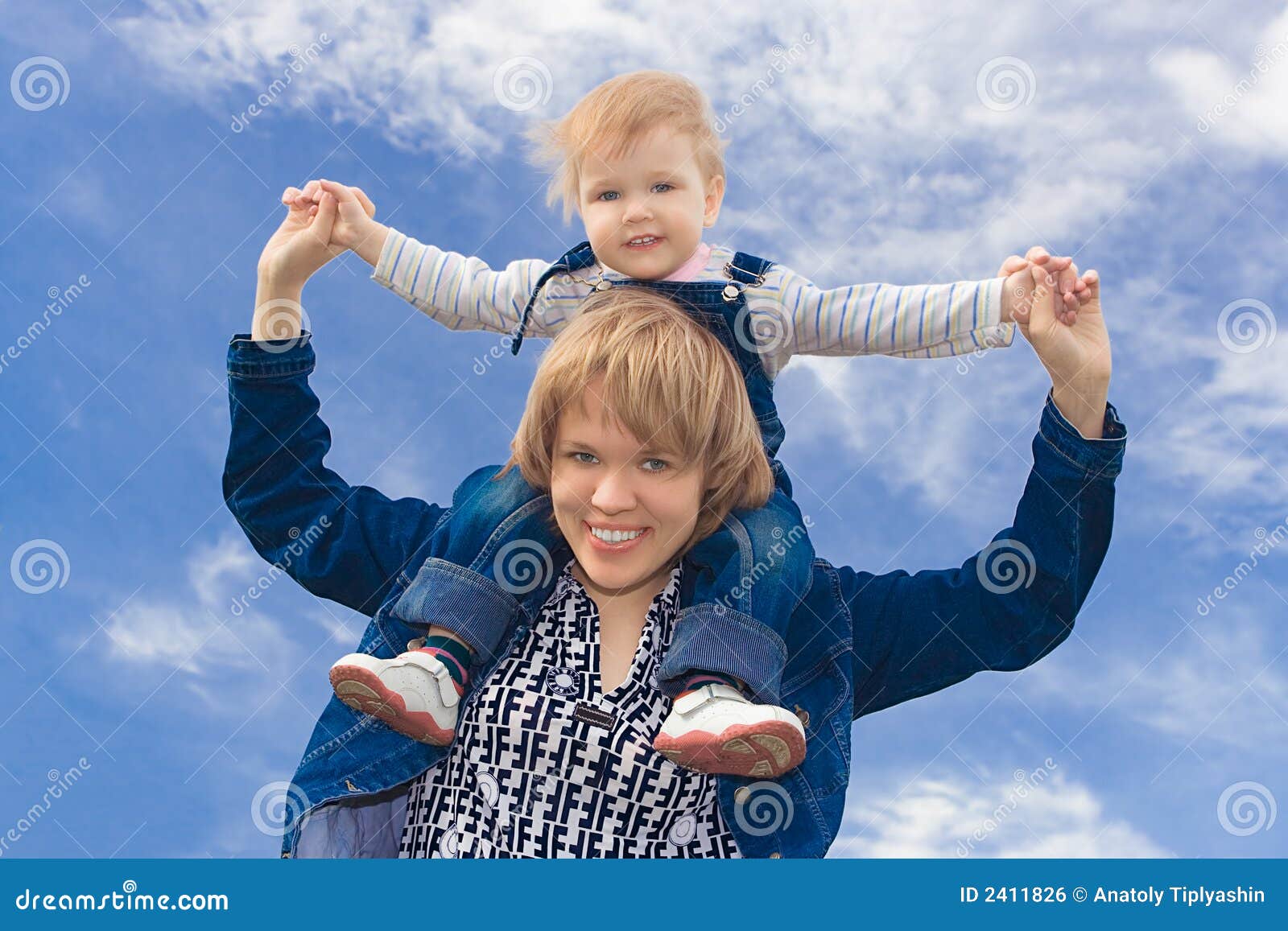 Happy Family Kid Sit on Neck Stock Photo - Image of happiness, flora ...