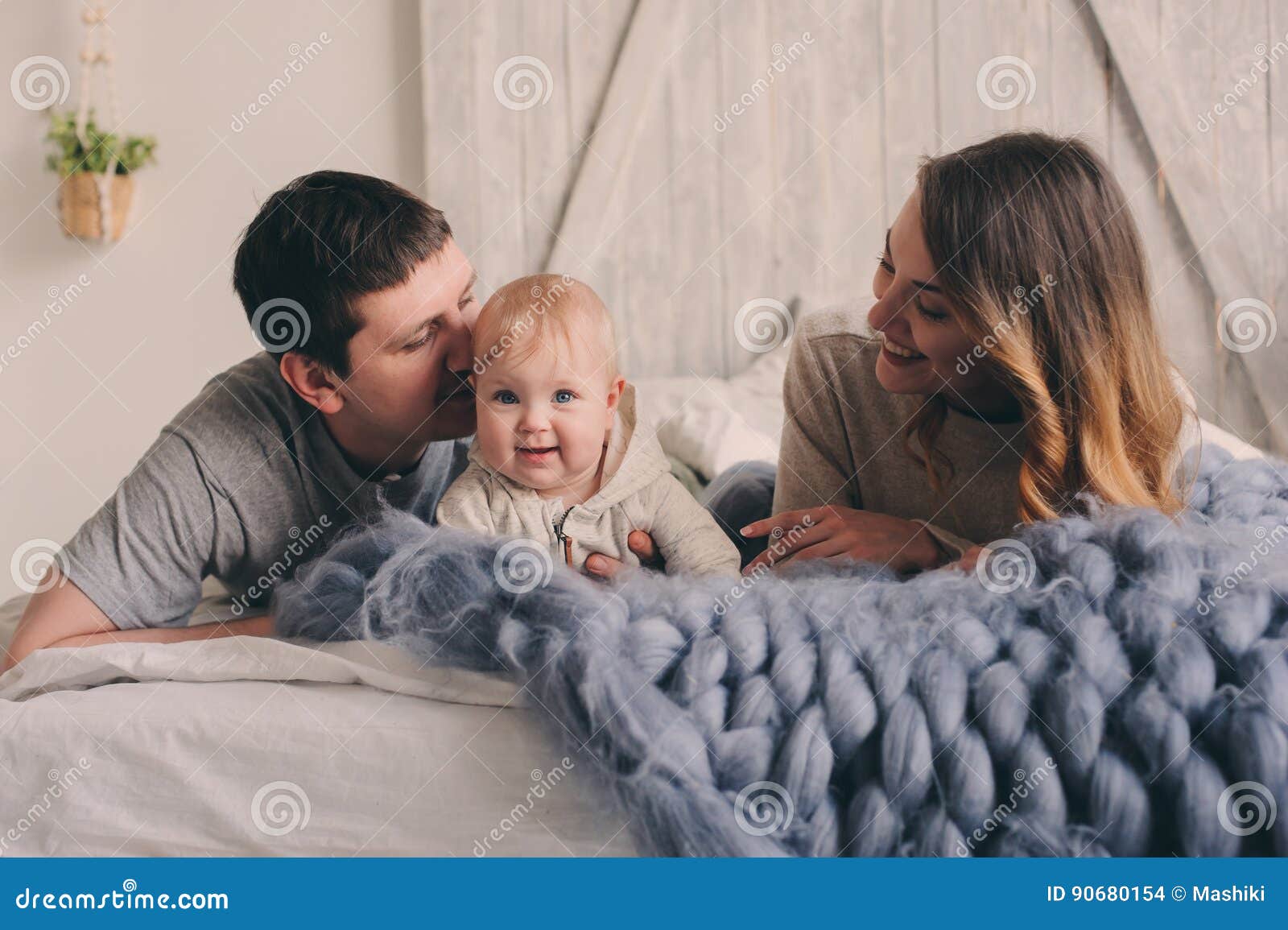 Lifestyle Capture Of Happy Mother And Preteen Daughter Having Fun