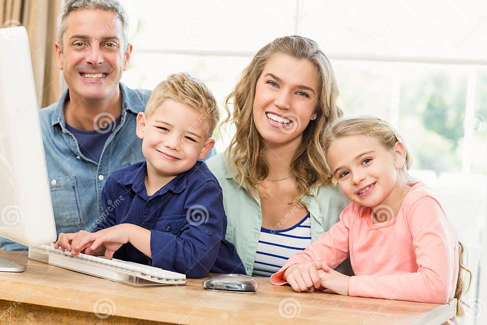 Happy Family Using the Computer Stock Image - Image of abode, domestic ...