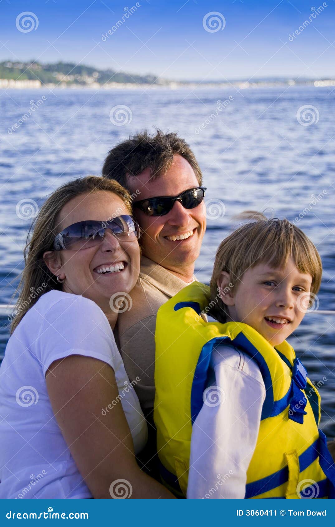 Happy family on water stock image. Image of sailing, vest - 3060411