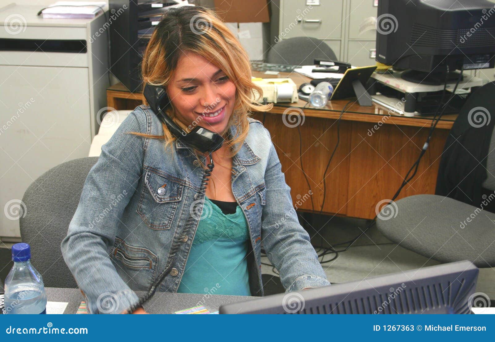 Happy future mom at work stock image. Image of women, smile - 1267363