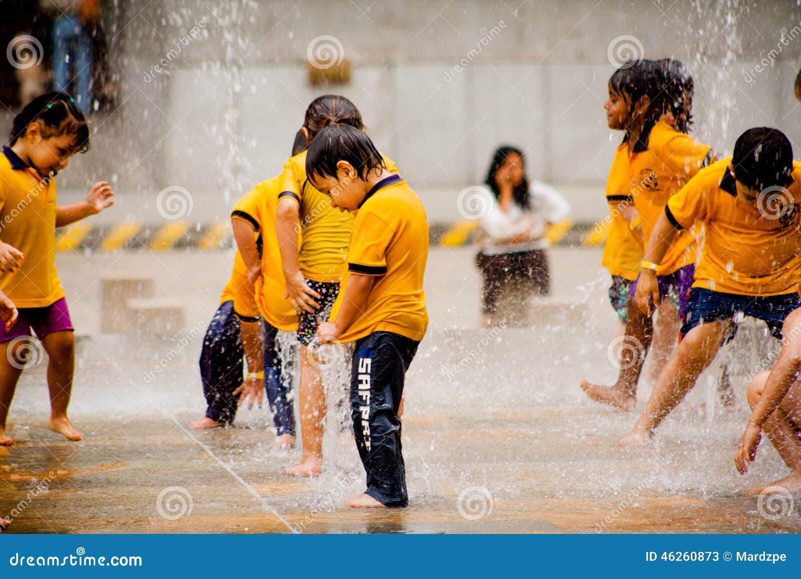 Happy Kids Playing in the Water Fountain Editorial Stock Photo - Image ...