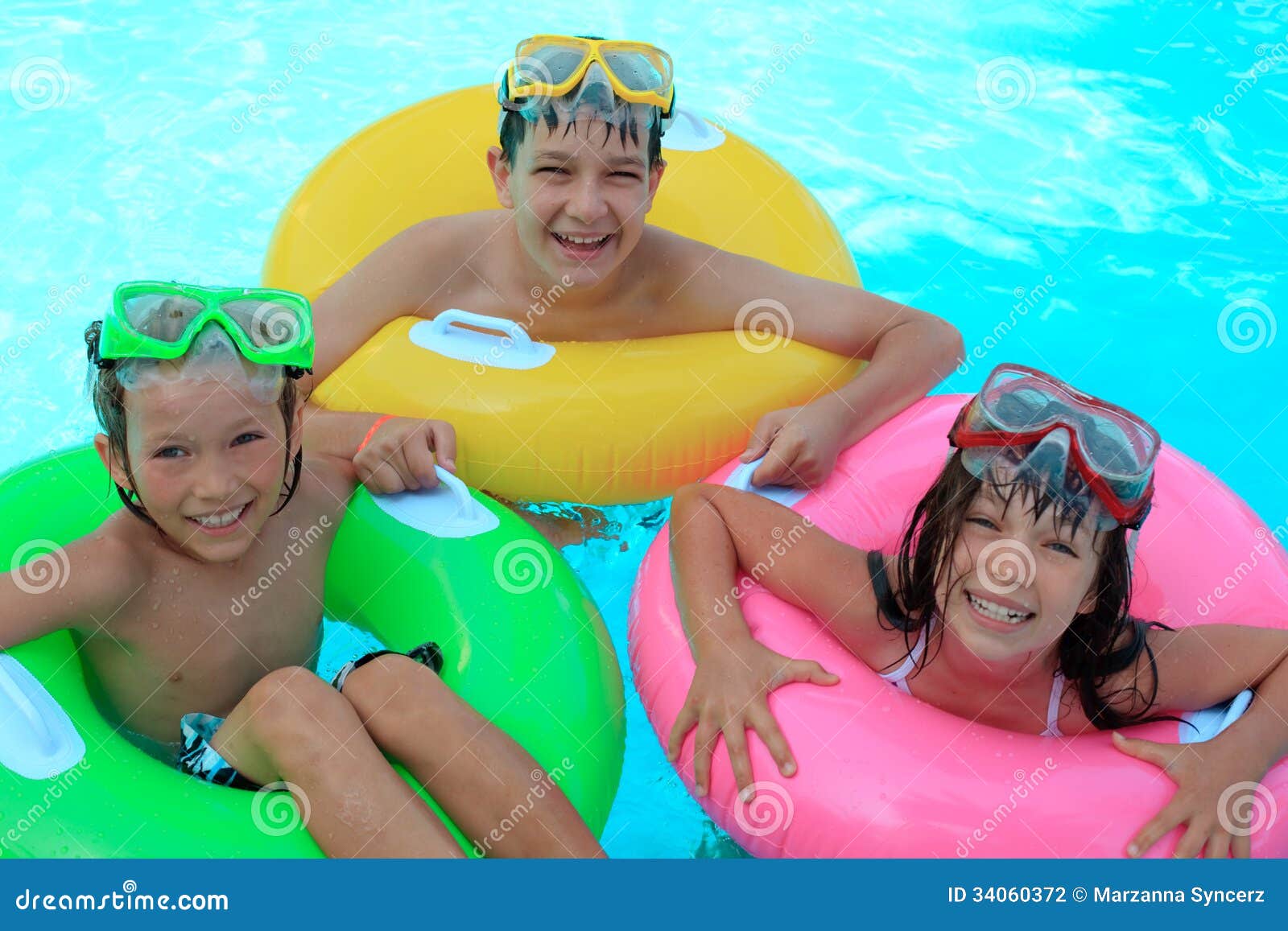 Kids Swimming In The Ocean Baths Swimming Pool At Forster, NSW ...