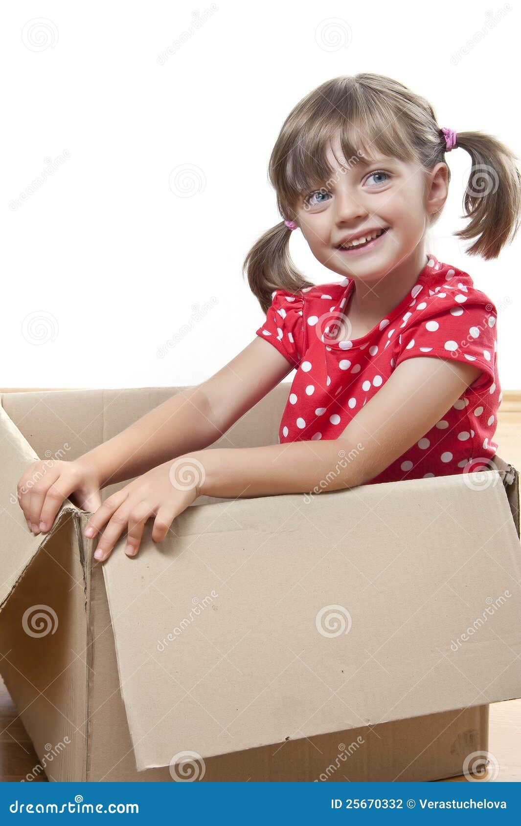 Happy Little Girl Inside a Paper Box Stock Photo - Image of excited ...