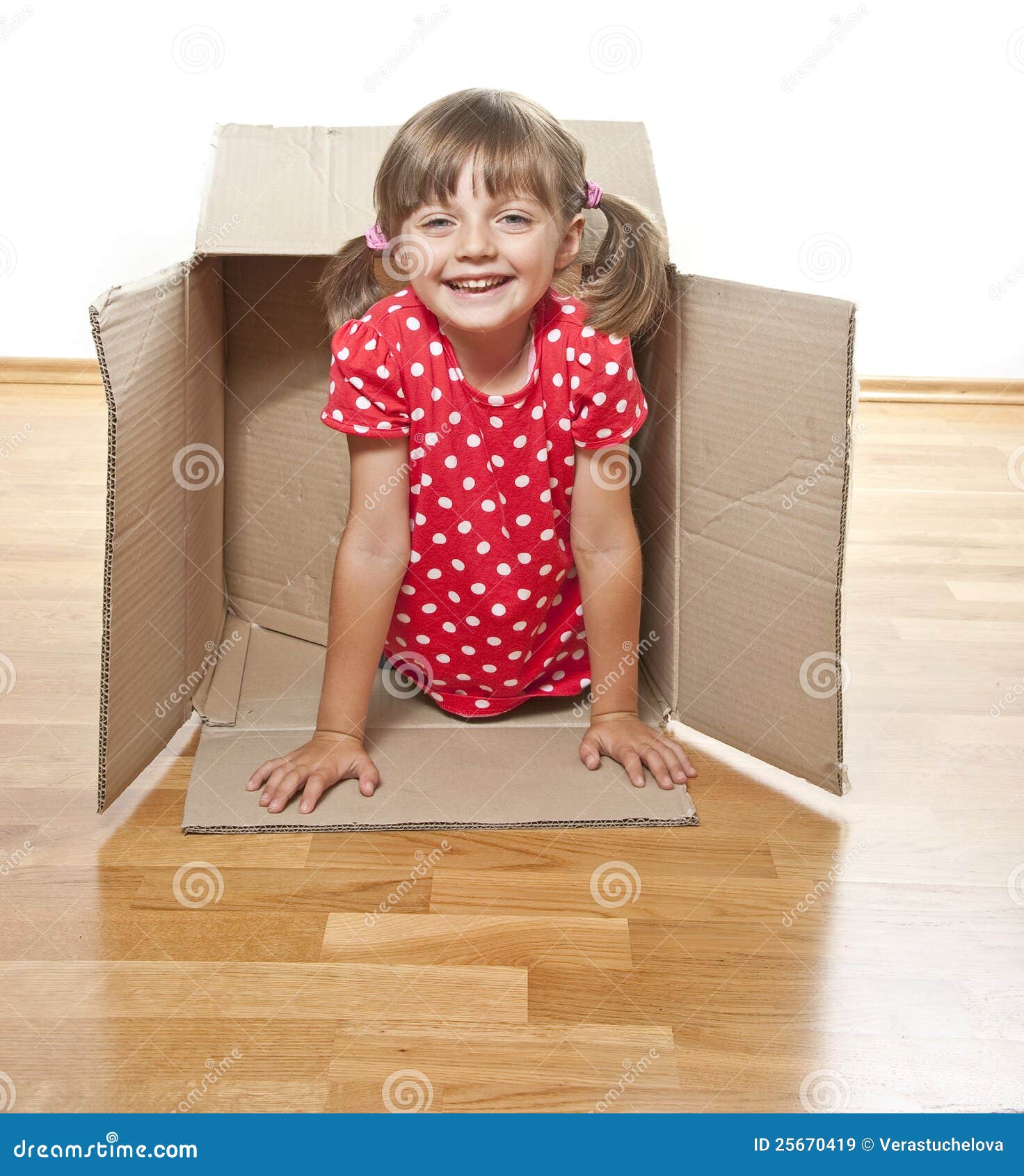 Happy Little Girl Inside a Paper Box Stock Image - Image of lifestyle ...