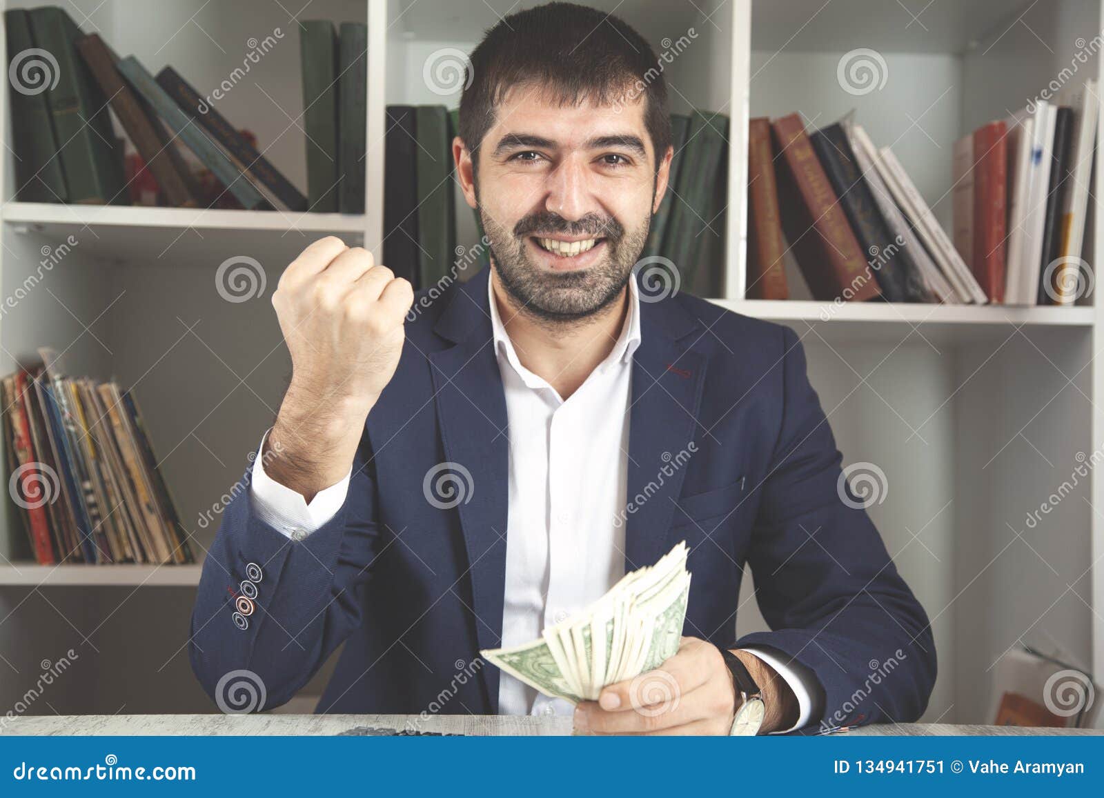 Man hand money on table stock image. Image of money - 134941751