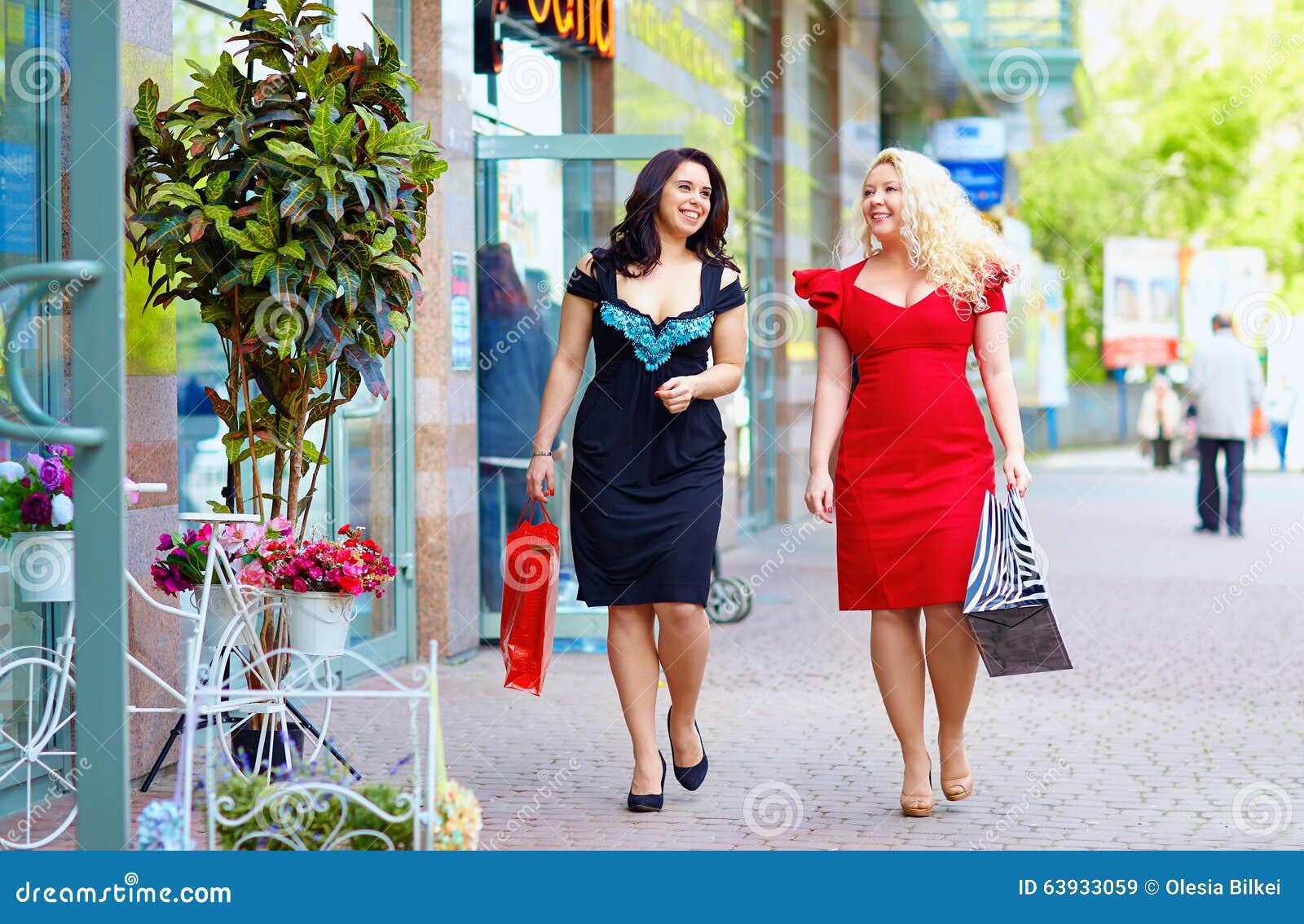 Happy Plus Size Women Shopping Stock Image - Image of curvy, lifestyle ...