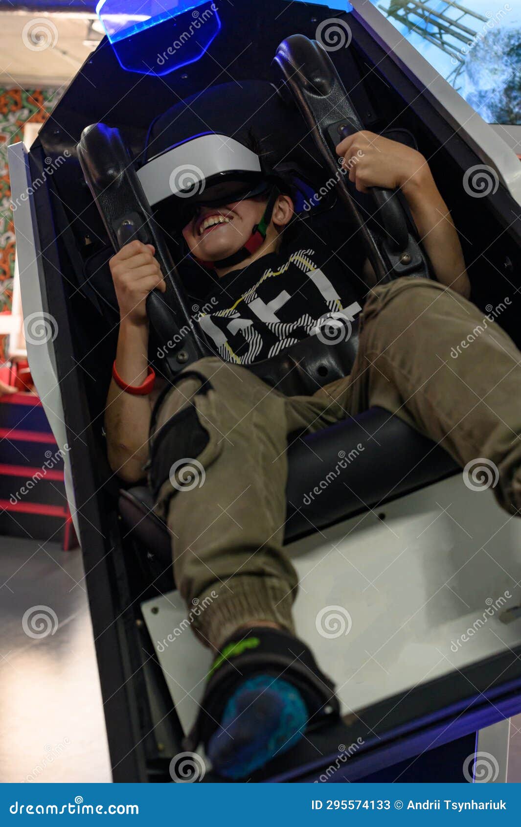 Happy Reactions in a Child from an Attraction with a Virtual Reaction ...