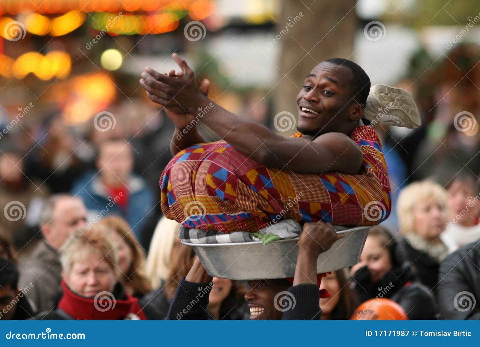 Happy Rubber Man editorial photography. Image of performers - 17171987