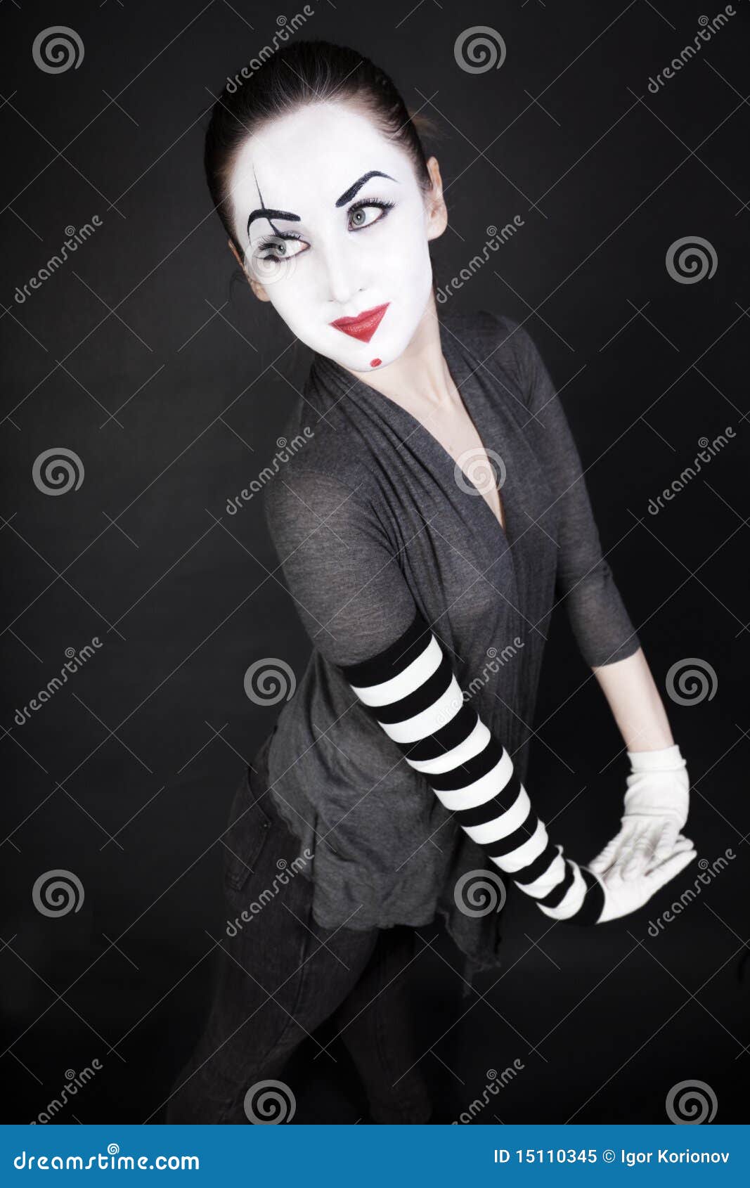 Girl Mimes