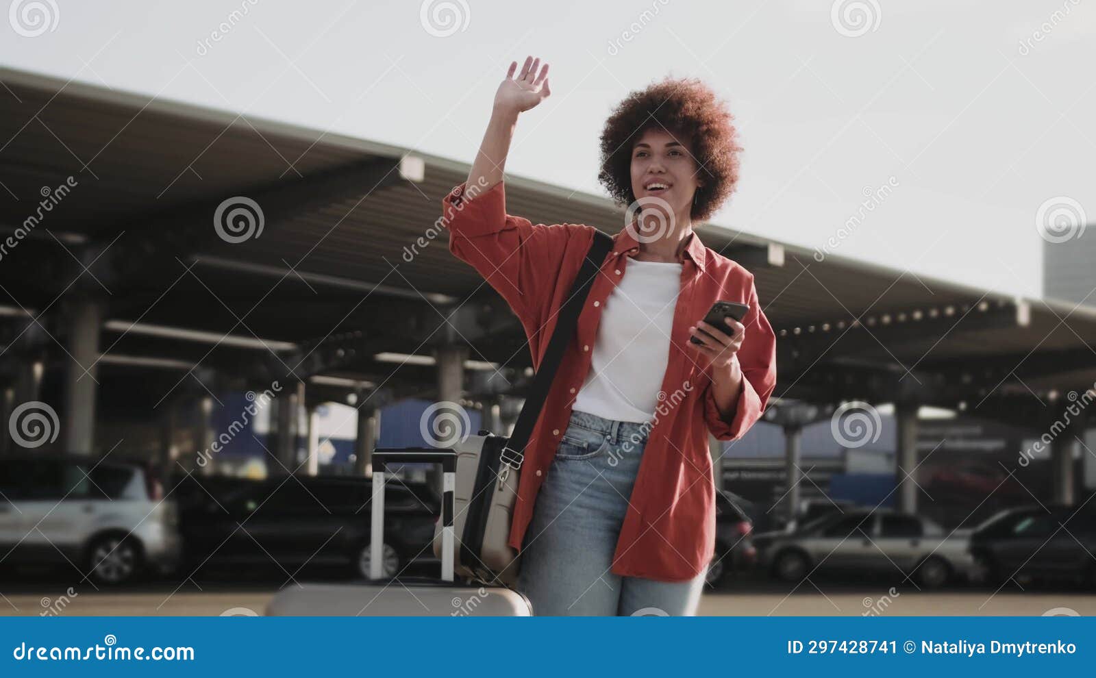 Happy Woman With Suitcase Waving Hand Waiting Taxi Slow Motion Stock Video Video Of Terminal 0506
