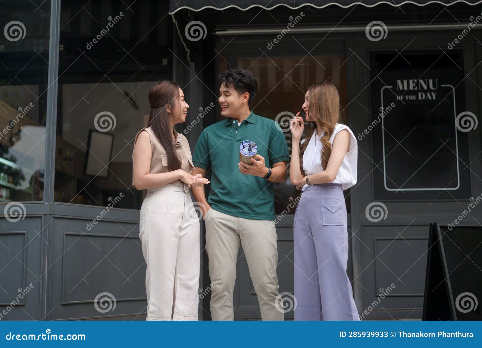 Happy Young Asian Friends Chilling in Cafe Stock Image - Image of ...