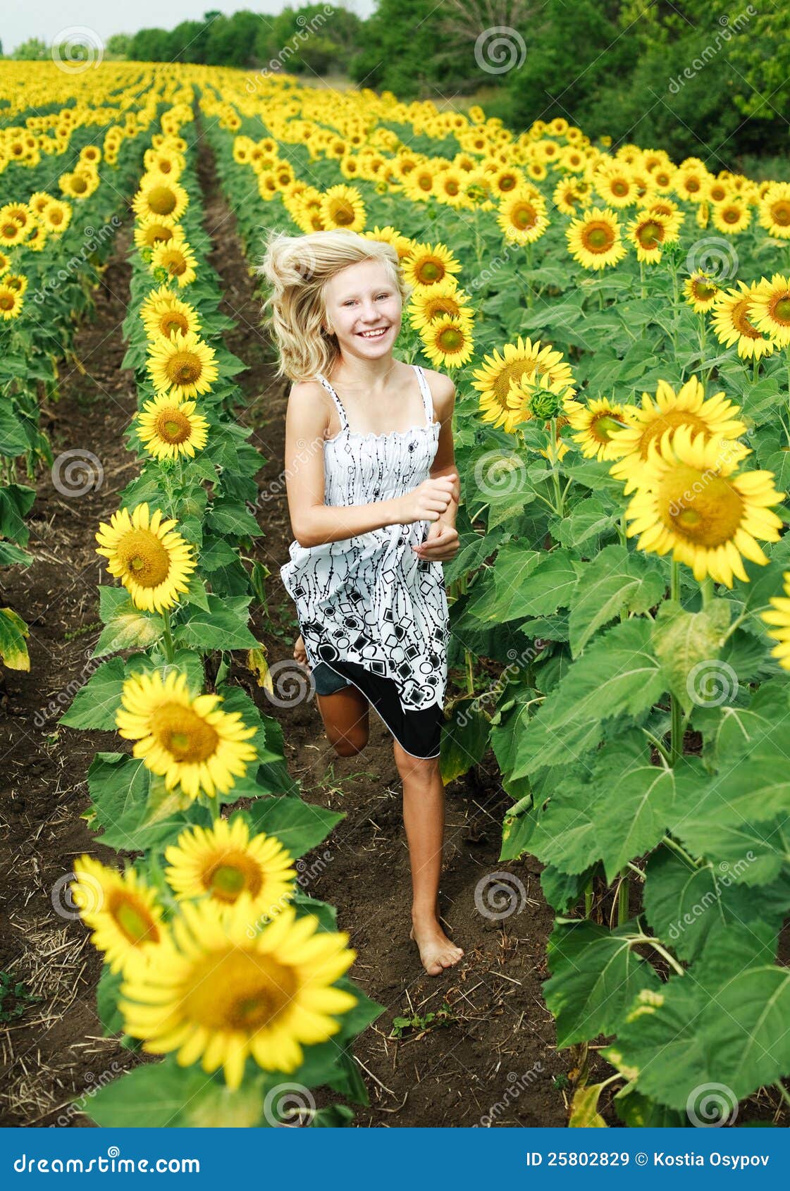 Happy Young Girl Running in the Field Stock Image - Image of nature ...