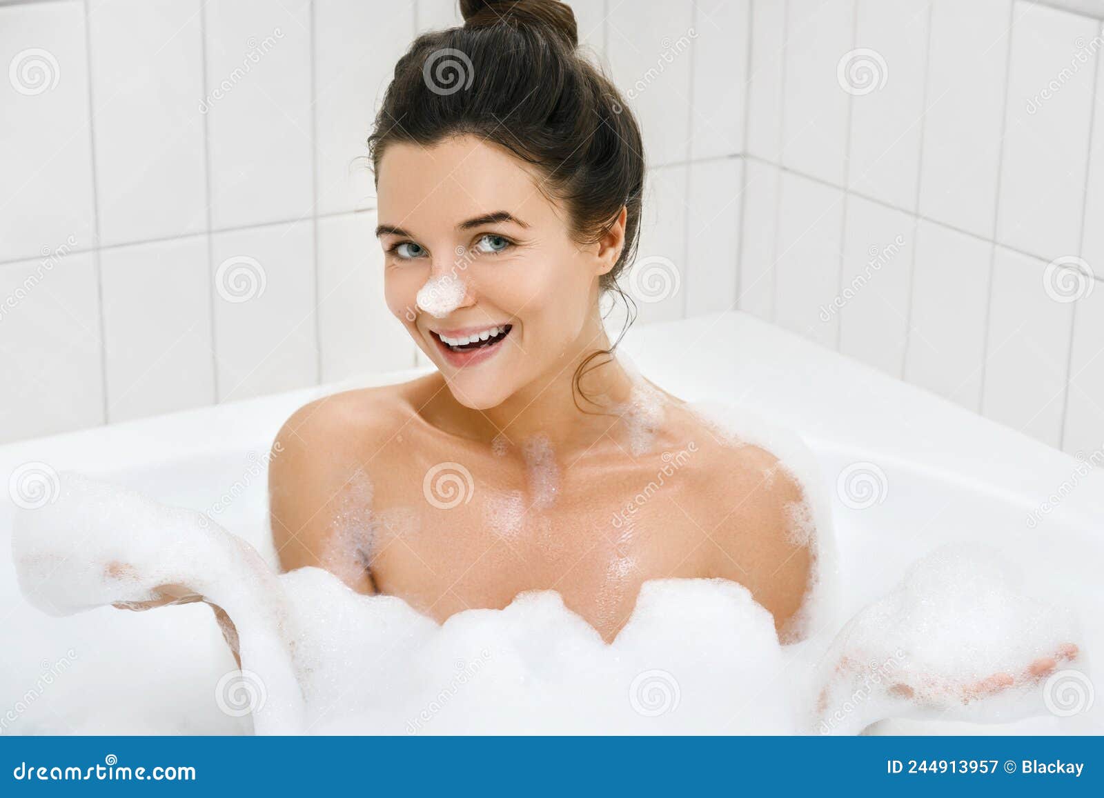 Woman Is Taking Bath With A Foam Stock Image Image Of Head Pleasure