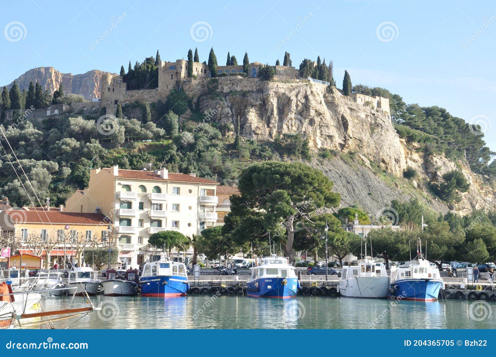 The harbor of Cassis editorial image. Image of french - 204365705