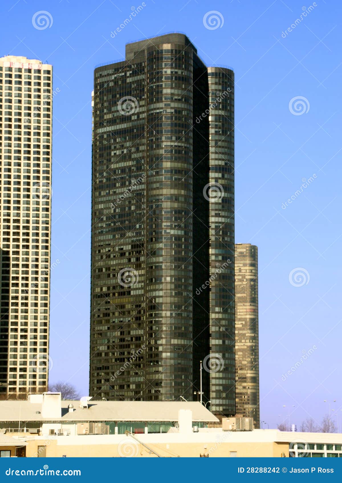 Harbor Point Skyscraper Chicago Editorial Photography - Image of rise ...