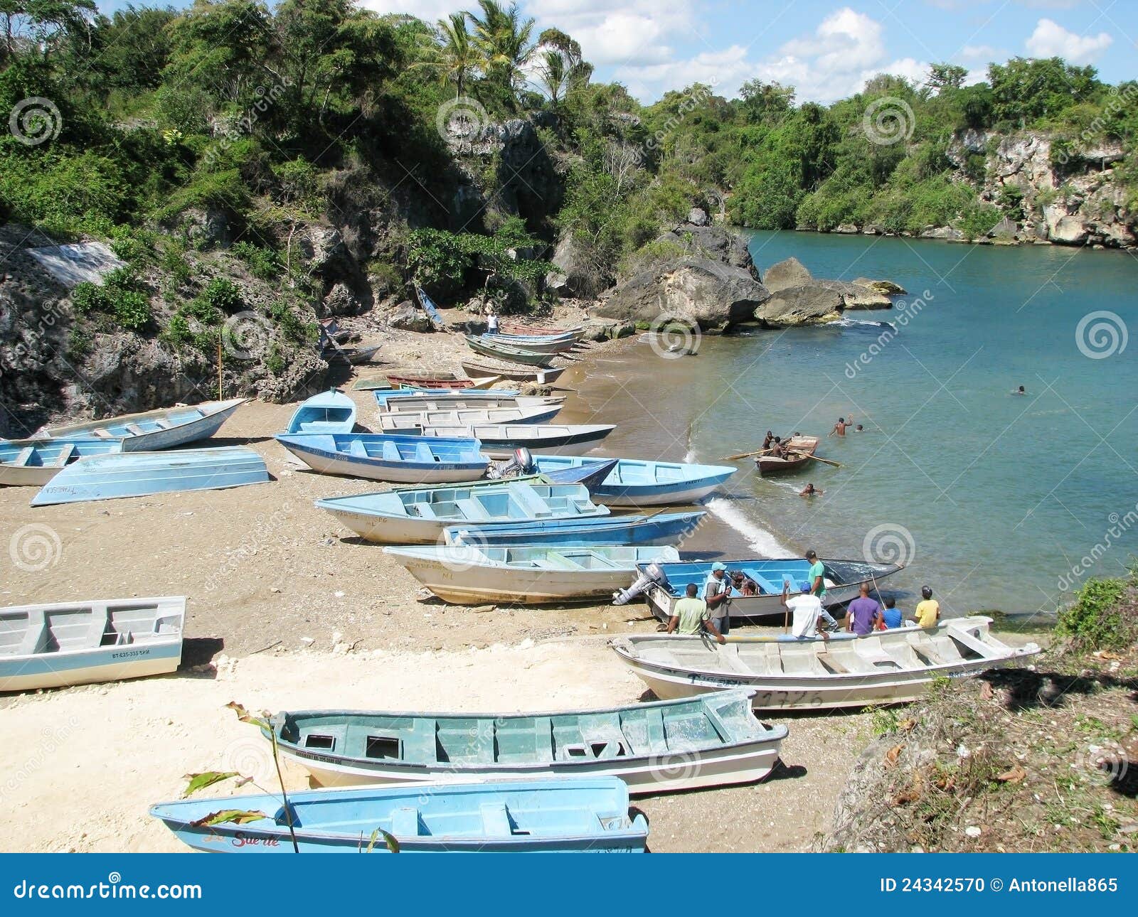 Harbour of Boca de Yuma editorial image. Image of boat - 24342570