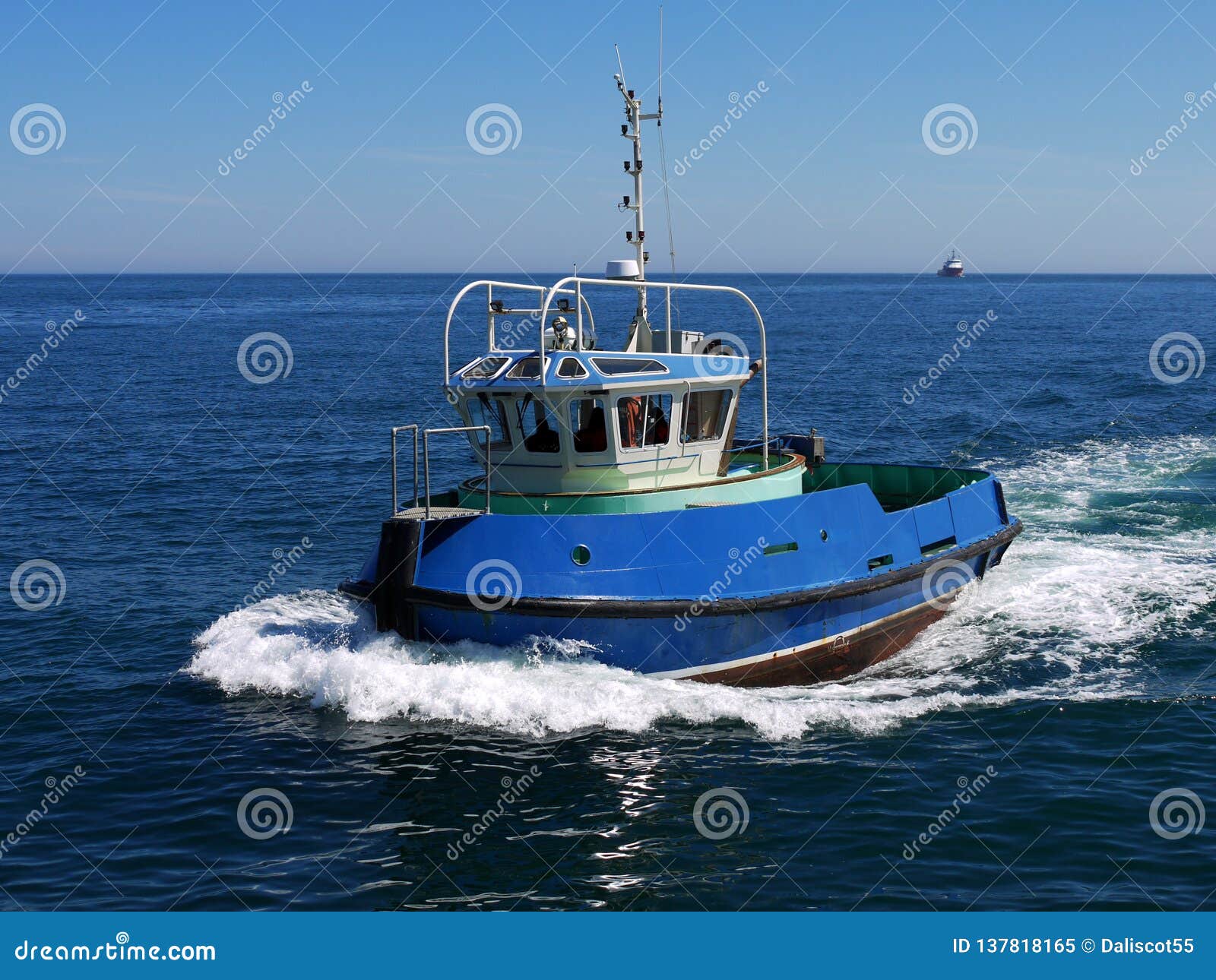 Harbour Tugboat Underway at Speed Stock Image - Image of ocean, port ...