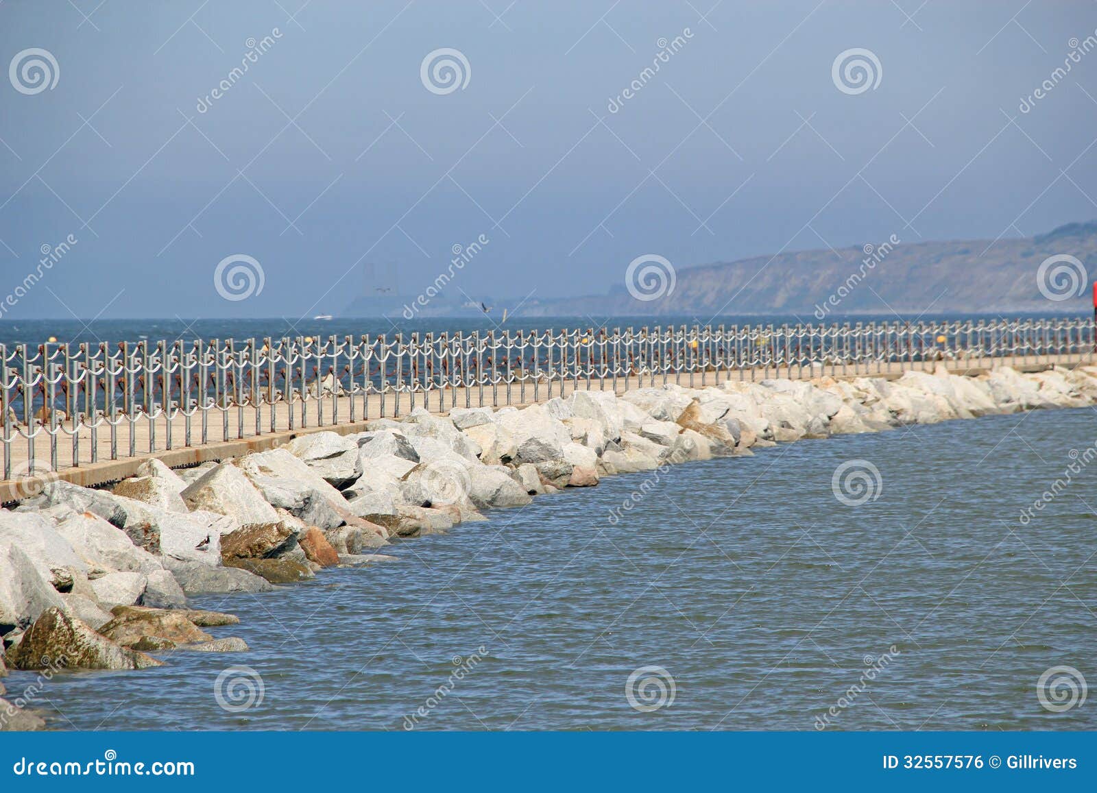 Herne Bay Harbour Walkway stock photo. Image of kent - 32557576