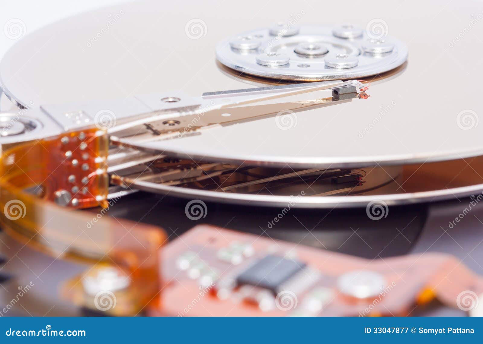 Hard Disk Disk Arm and Head Stock Image - Image of media, device: 33047877