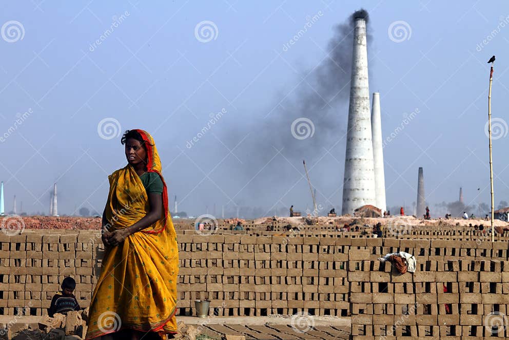Hard labor in India editorial photography. Image of poor - 19448867