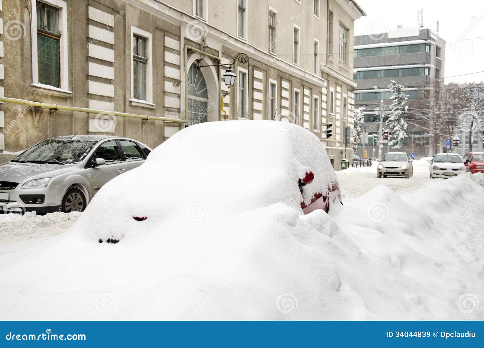 Hard winter in the city stock image. Image of calamity - 34044839