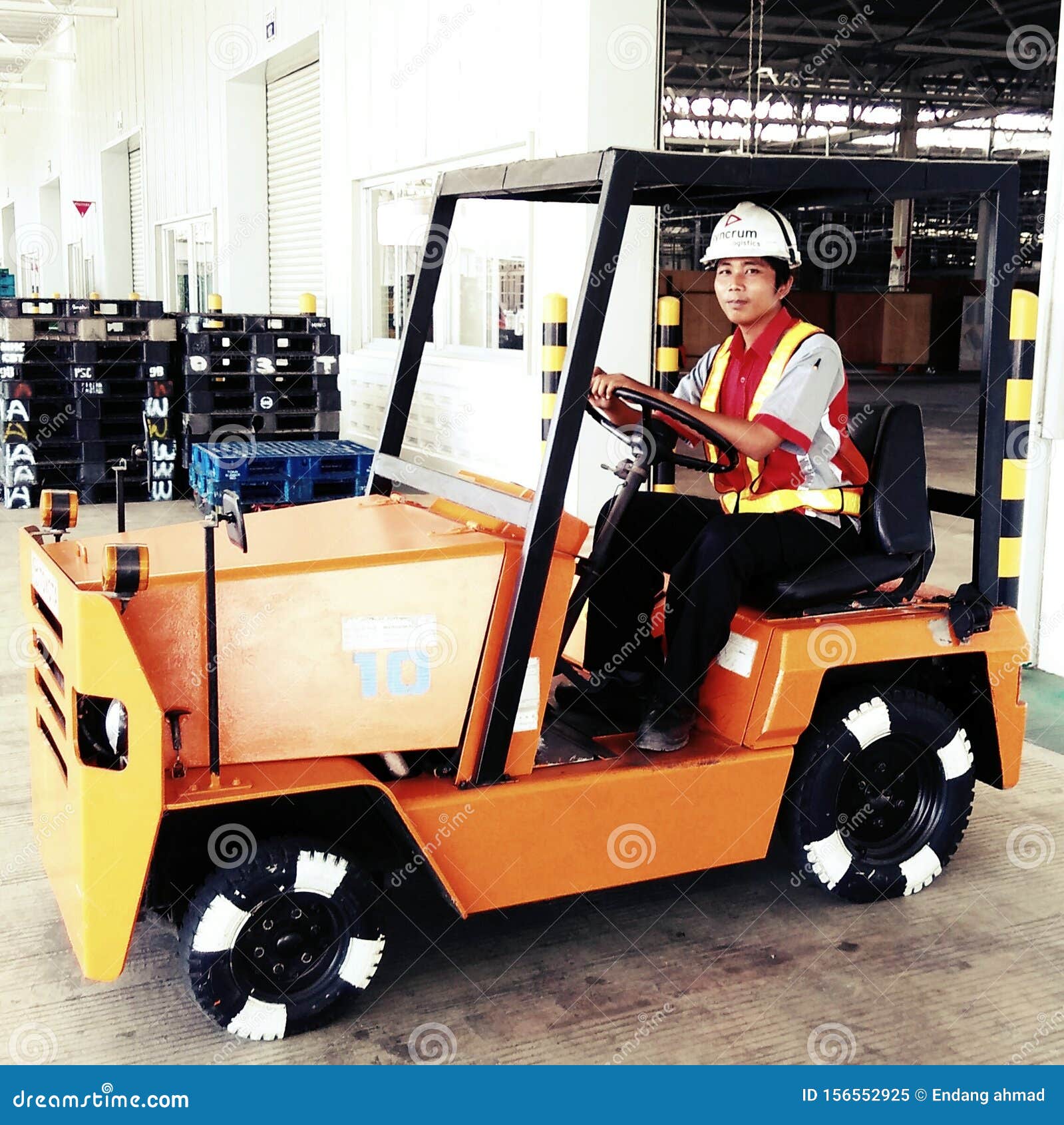 Hard work editorial image. Image of driver, industri - 156552925