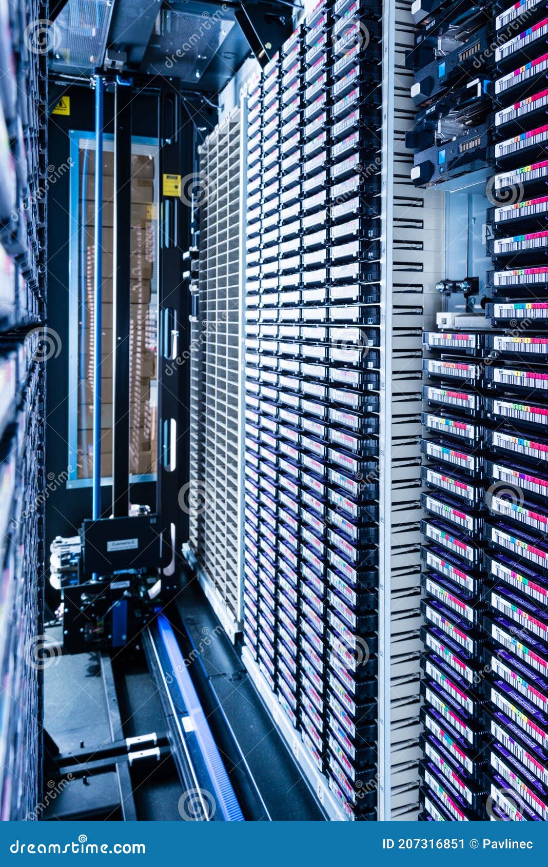 Hardware De Backup De Datos En Data Center Imagen de archivo - Imagen ...