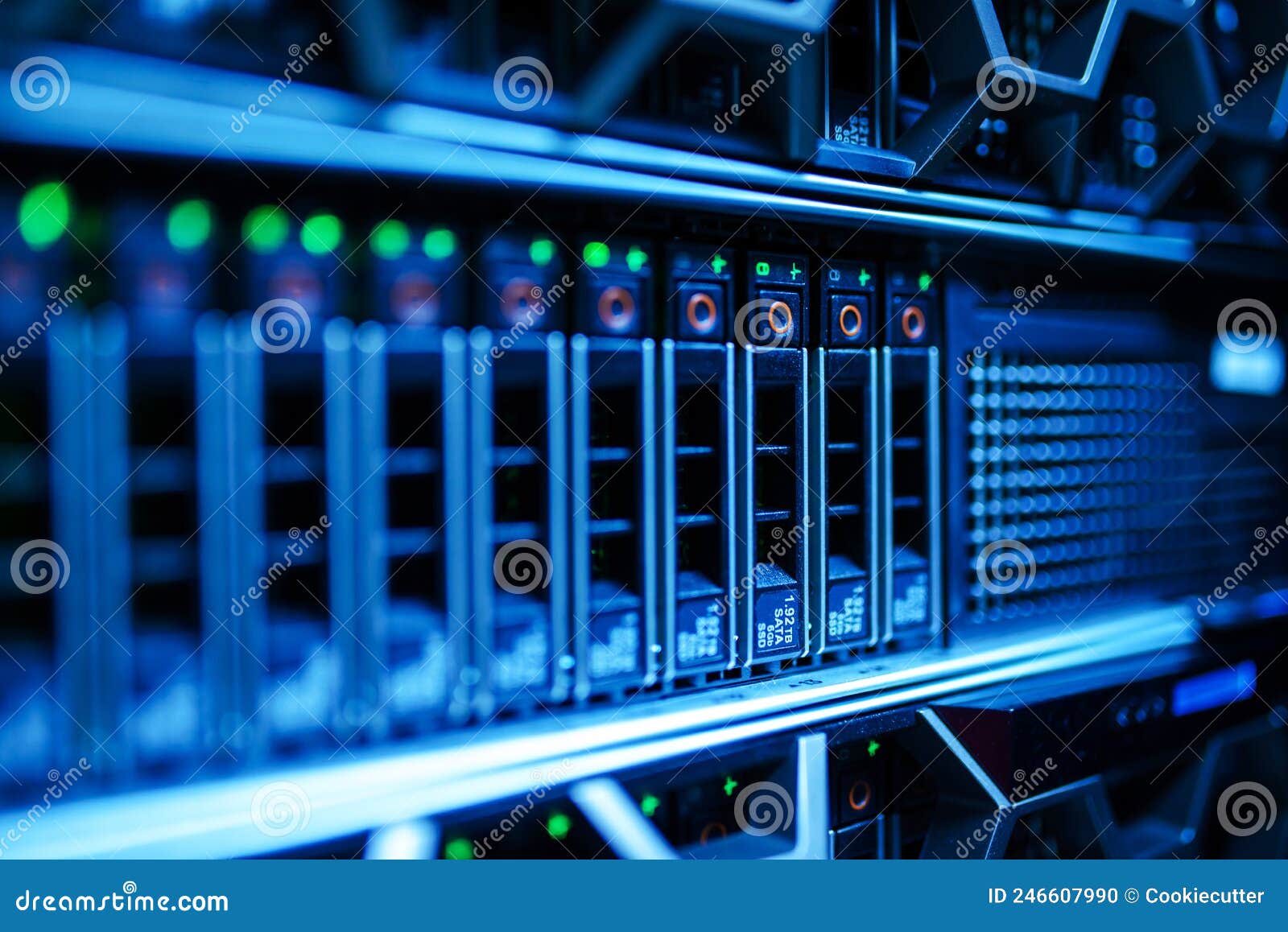 Hardware De La Sala De Servidores Foto de archivo - Imagen de cierre ...