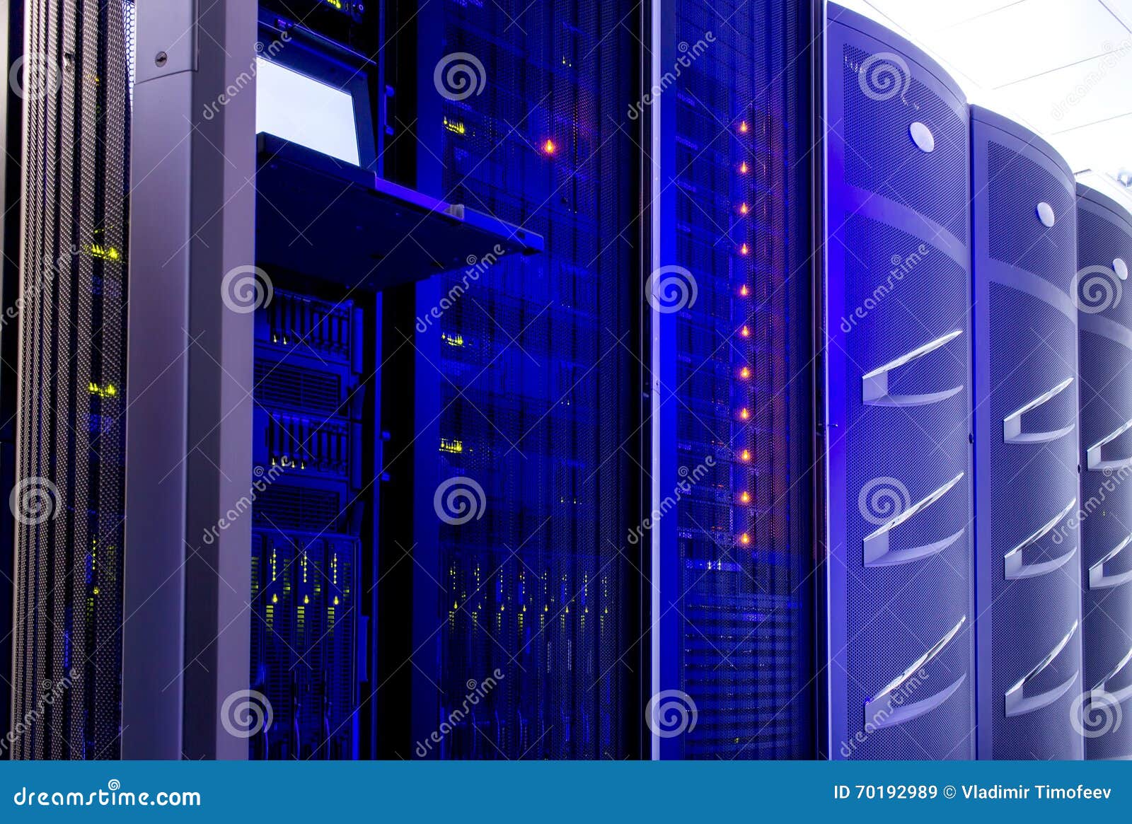 Hardware Del Servidor Para El Centro De Datos Con El Terminal De ...