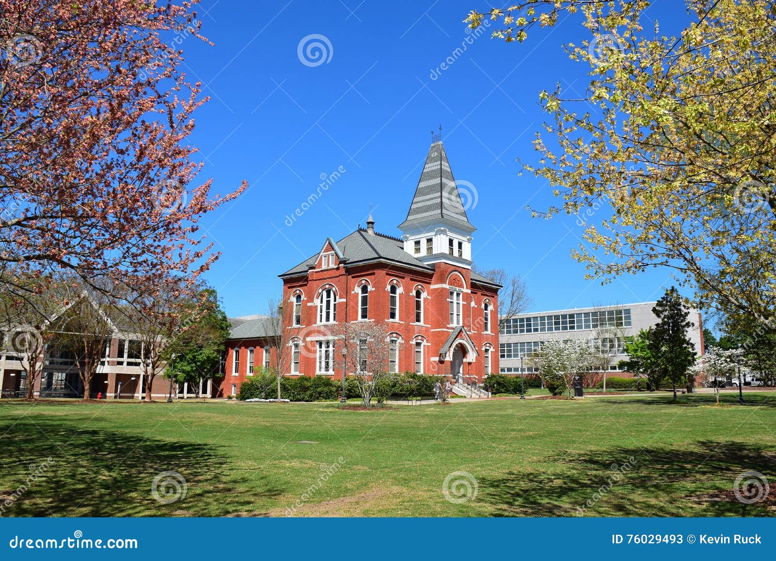 Hargis Hall at Auburn University Editorial Stock Photo - Image of ...