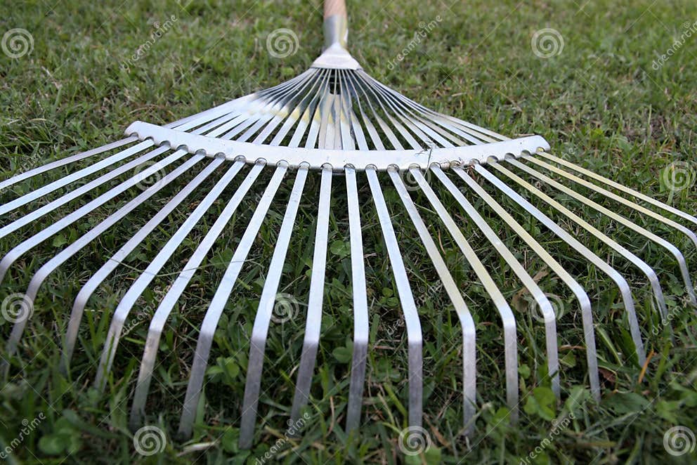 Hark stock afbeelding. Image of groei, hulpmiddelen, grond - 1148497